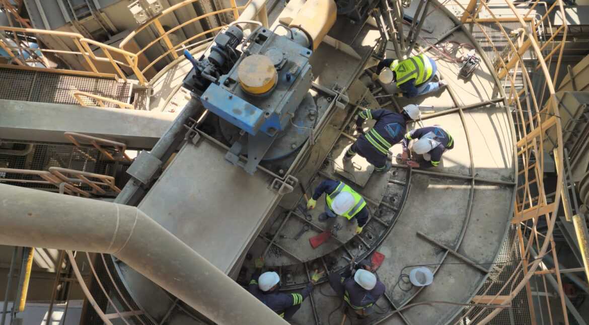 Dynamic Separator Guide Vanes in Cement Mill - Darkstone Arabia Ltd.